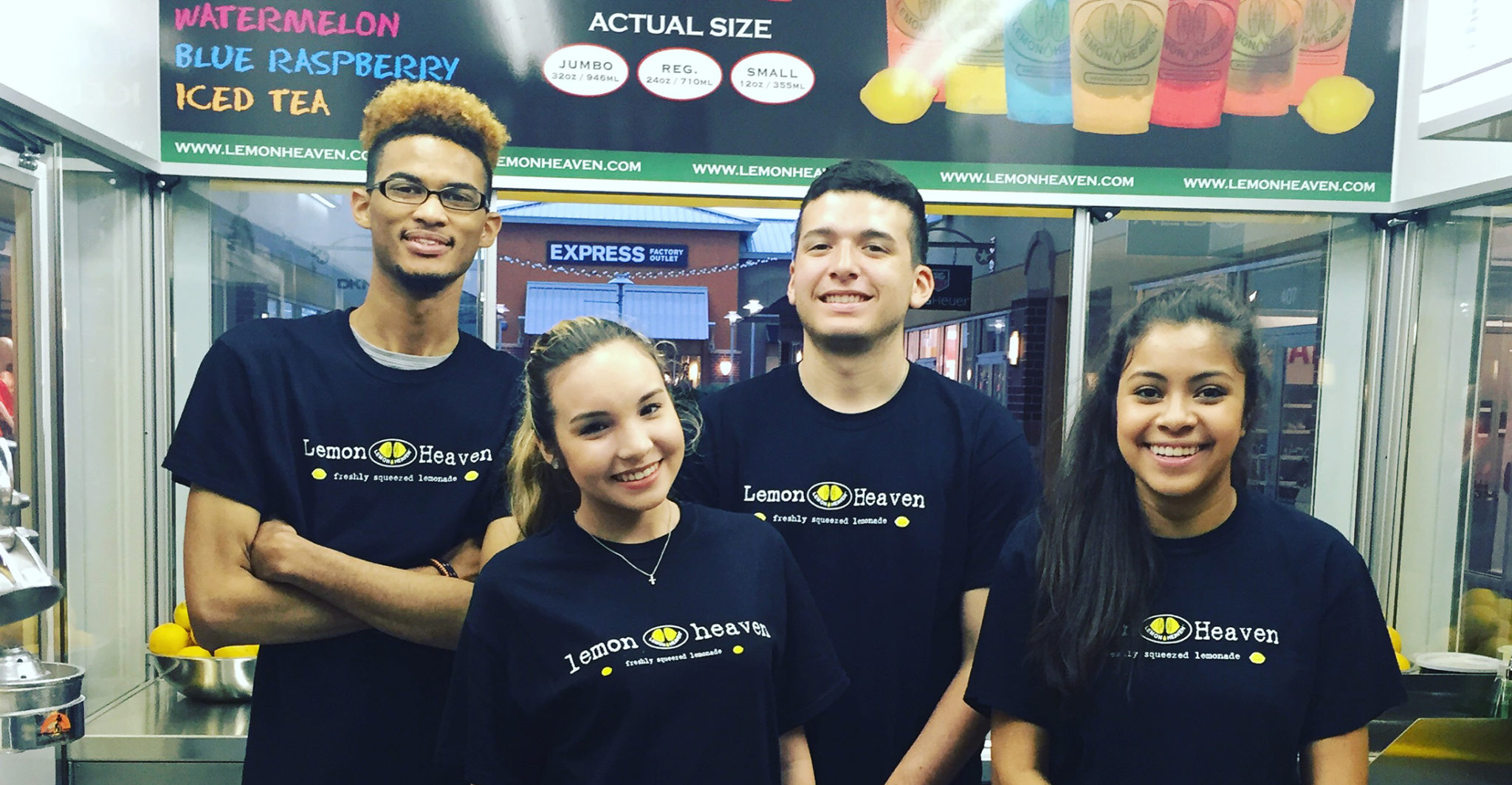 Freshly Squeezed Lemonade and Cin City Mini Donuts | Lemon Heaven